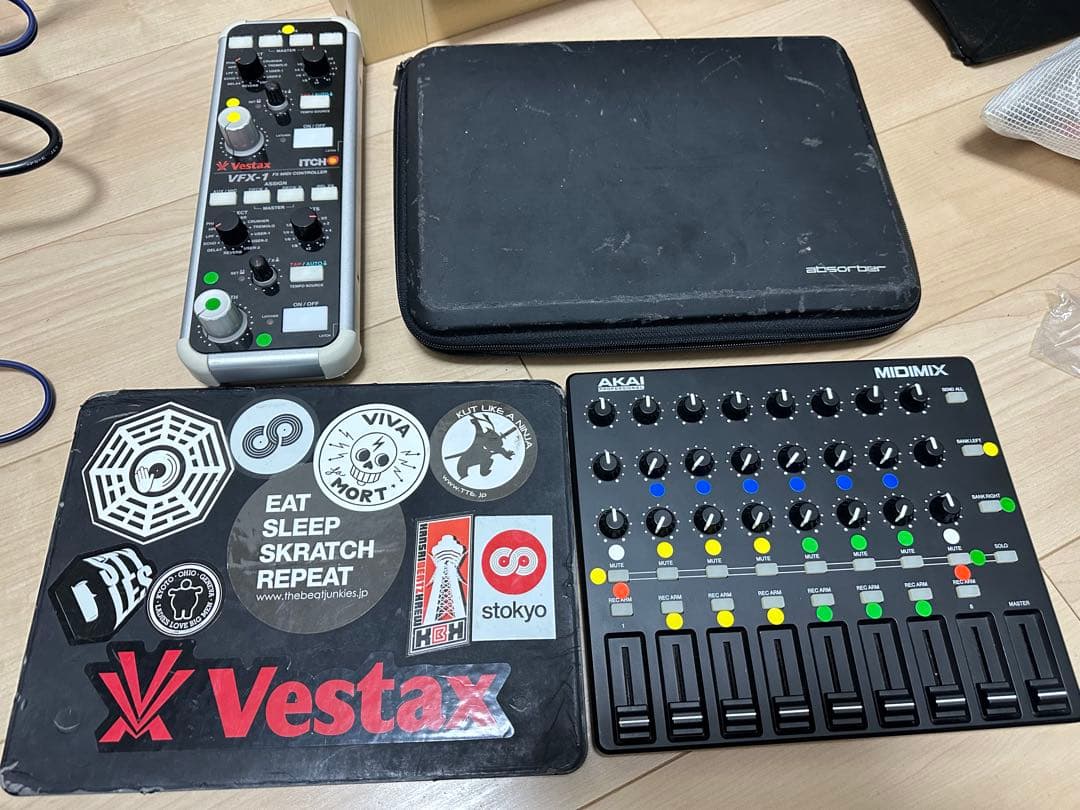 DJ（JBL MIXEDGE Vestax VFX1 AKAI MIDIMIX）