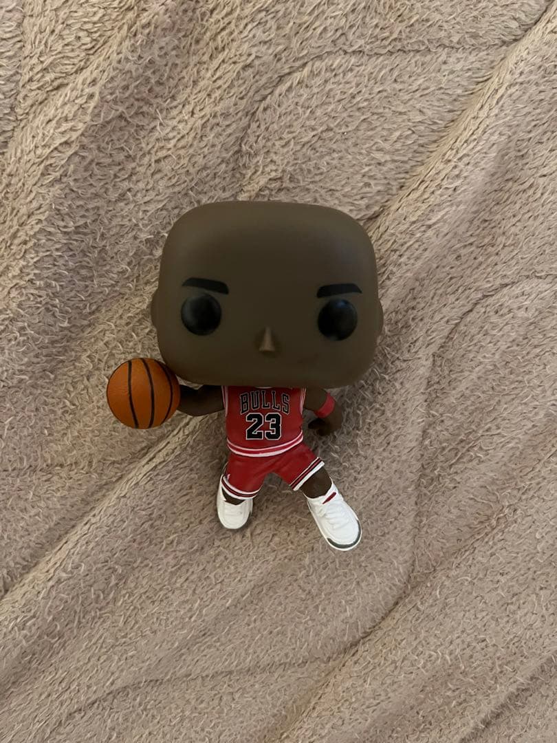 マイケル・ジョーダン ユニフォーム NBA シカゴ・ブルズ 額縁&フィギュア付き