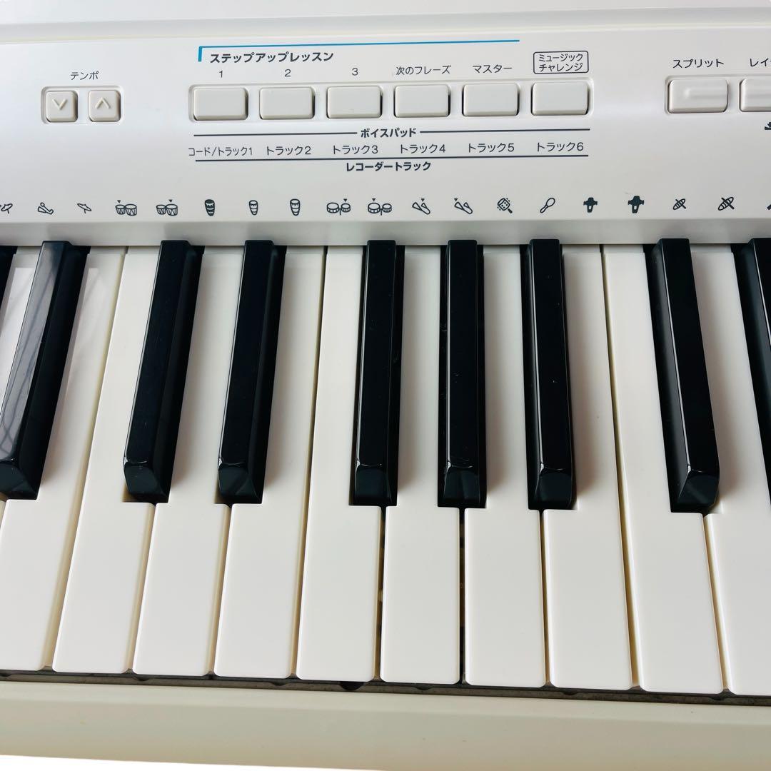 美品　CASIO LK-208 光ナビゲーション キーボード 電子ピアノ カシオ