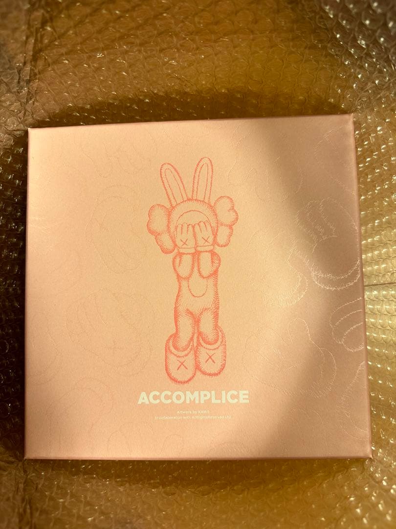 ぬいぐるみ KAWS ACCOMPLICE PLUSH