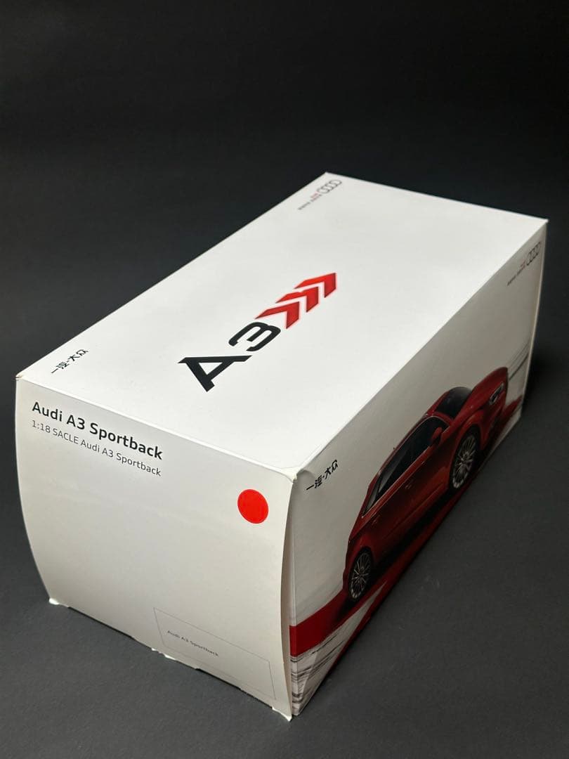Audi A3 sportback 赤 ミニカー 1/18