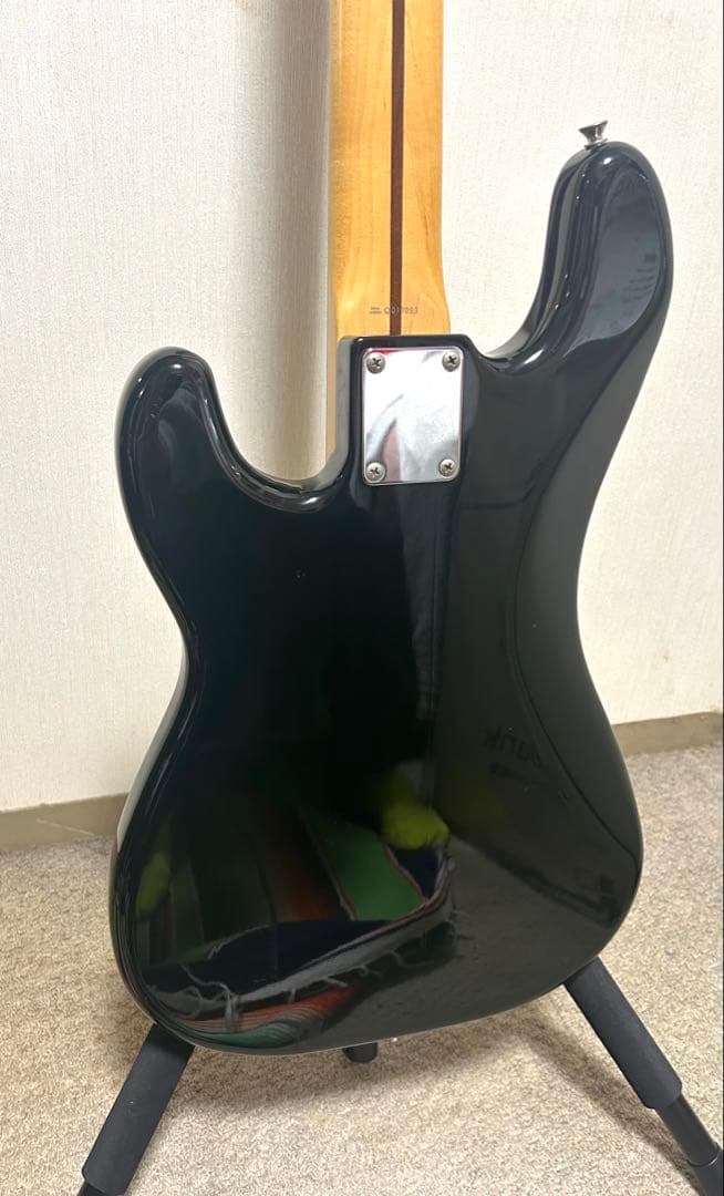Fender Japan エレキベースギターPB-43. BLK custom