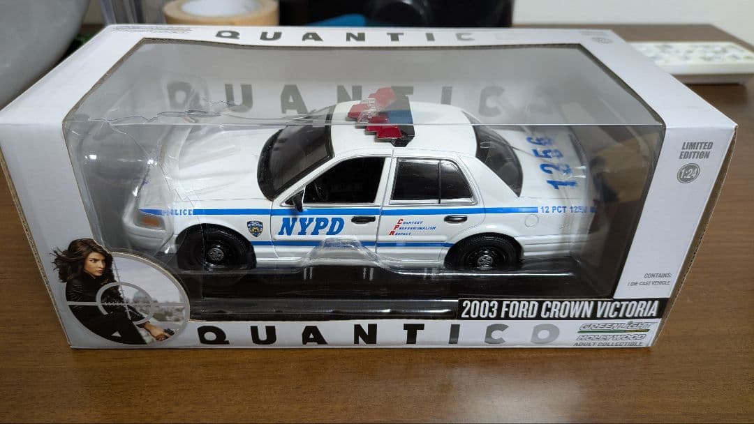 Greenlight Ford Crown Victoria NYPD ミニカー