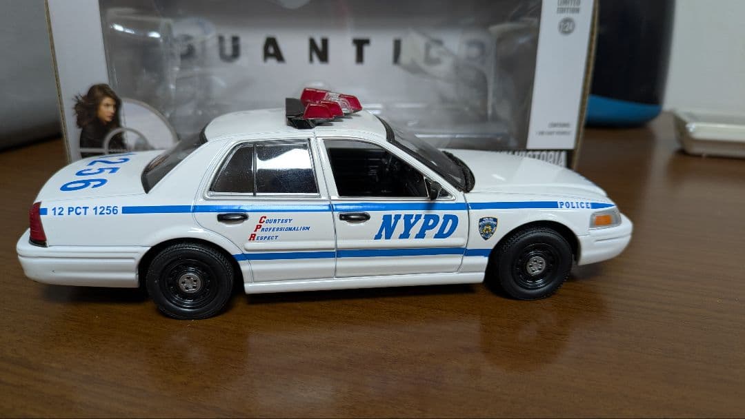 Greenlight Ford Crown Victoria NYPD ミニカー