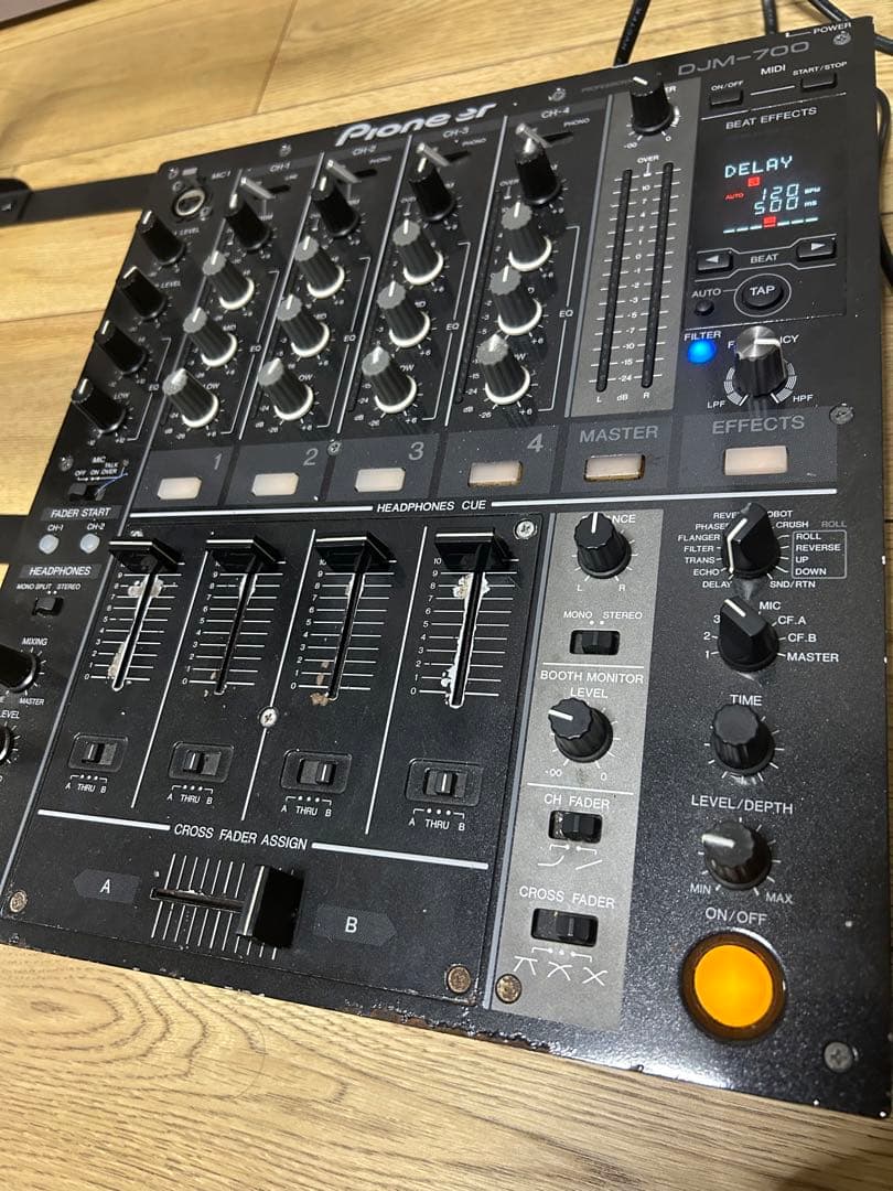 Pioneer DJM-700 DJミキサー