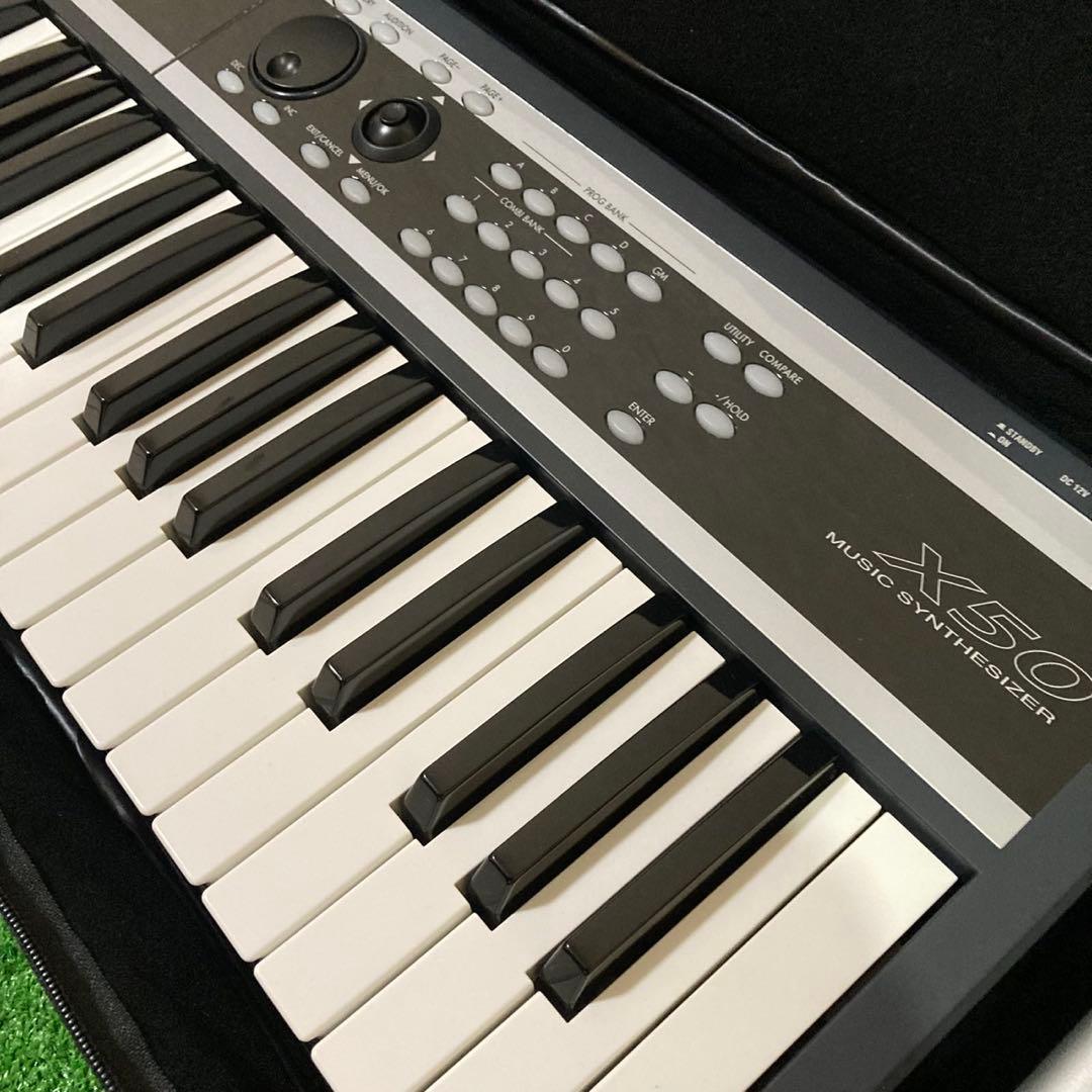 美品 KORG コルグ X50-61 鍵盤 シンセサイザー 2WAYケース