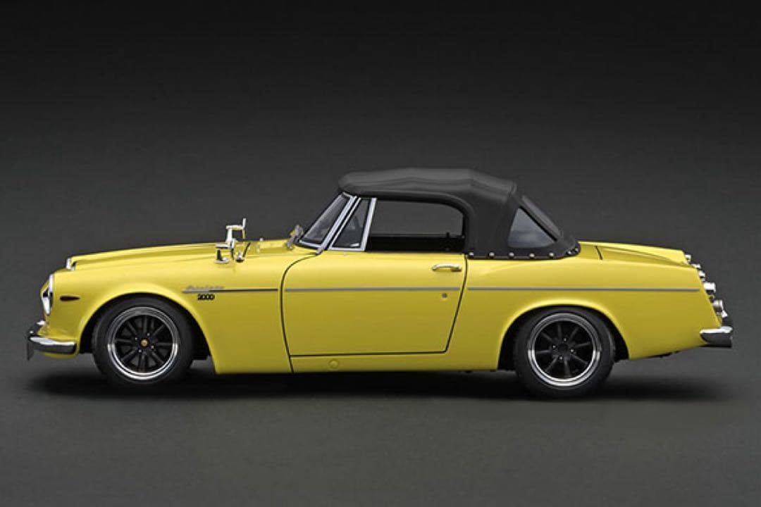 限定80台 イグニッションモデル 1/18 DATSUN フェアレディSR311