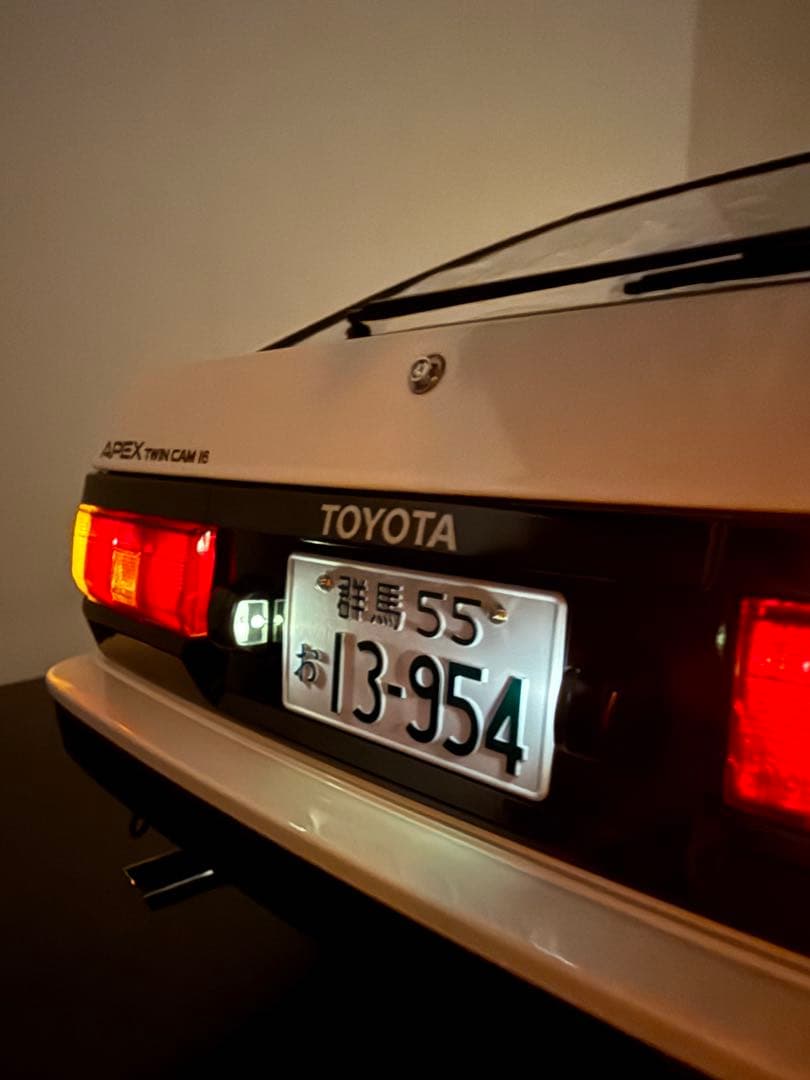 ディアゴスティーニ1/8 頭文字DのAE86ハチロクカスタム完成品