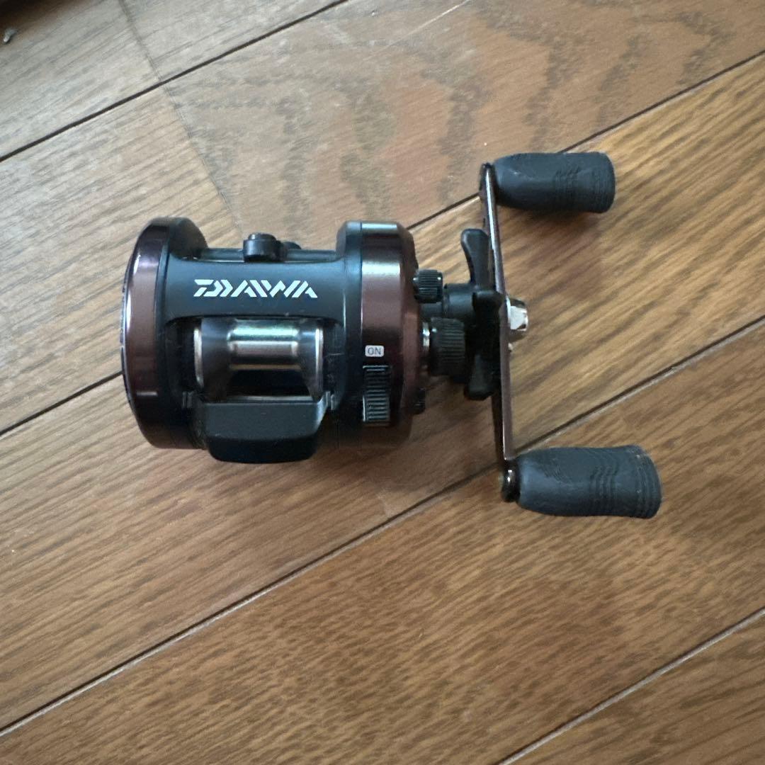 DAIWA ベイトリール ダークブラウン
