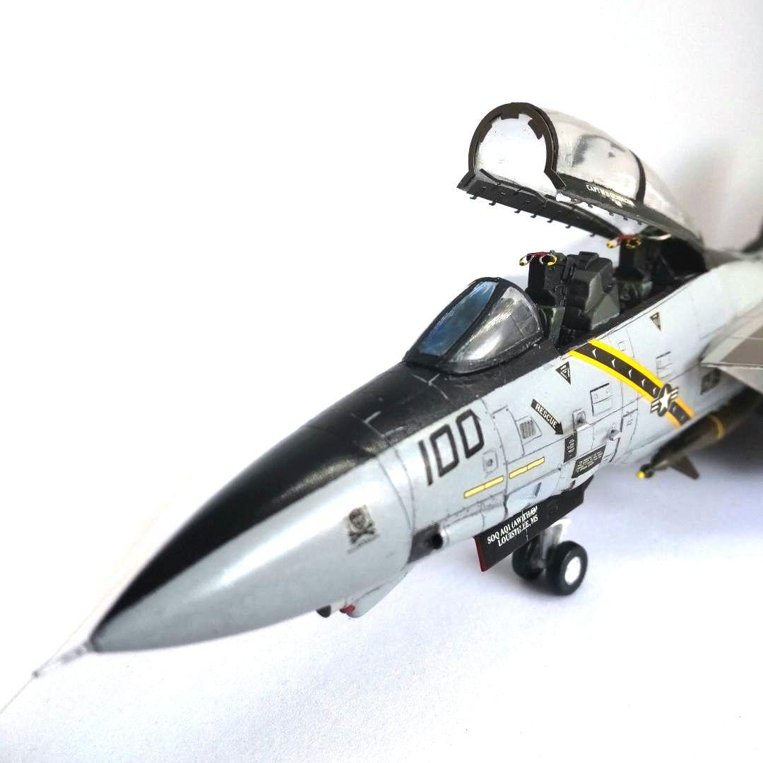 【完成品】 F-14B トムキャット ジョリー ロジャーズ 1/72
