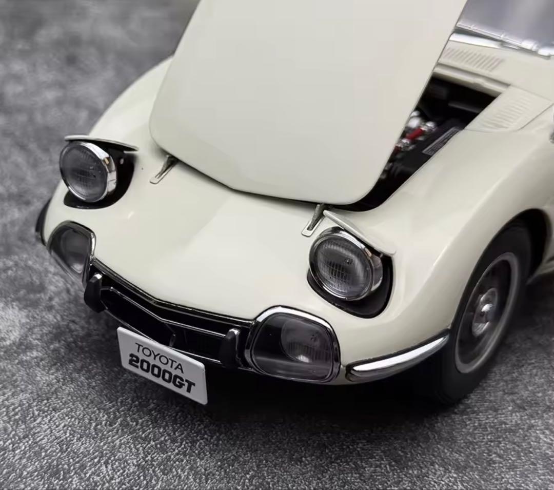 オートアート 1/18ダイカストトヨタ 2000GT ￼ミニカー