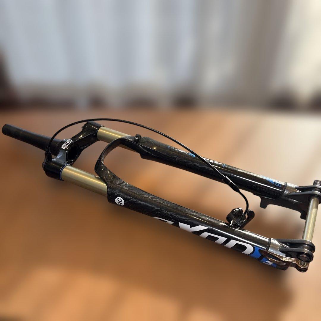 SUNTOUR AXON RLRC 29サスペンションフォークカーボン