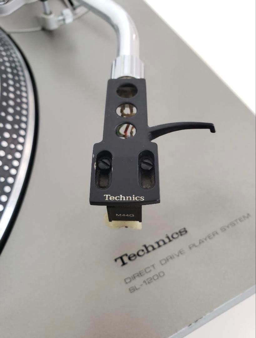 Technics SL-1200 ターンテーブル