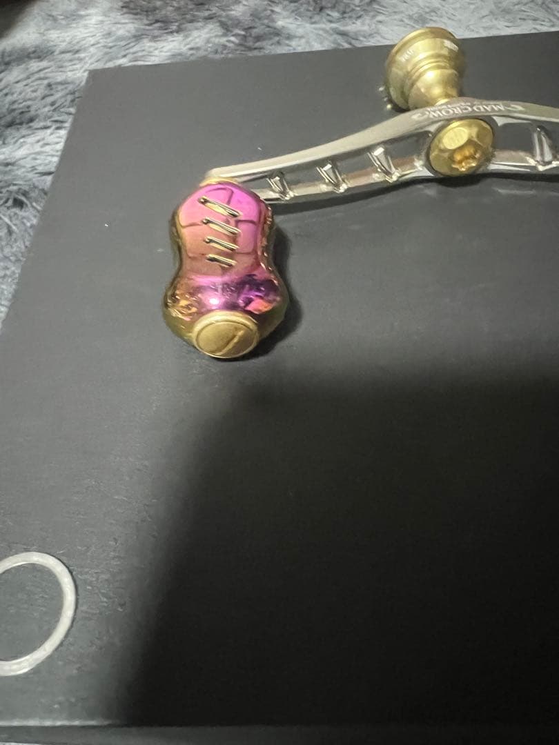 MAD CRAWL リールハンドル ゴールド/パープル Oリング付き