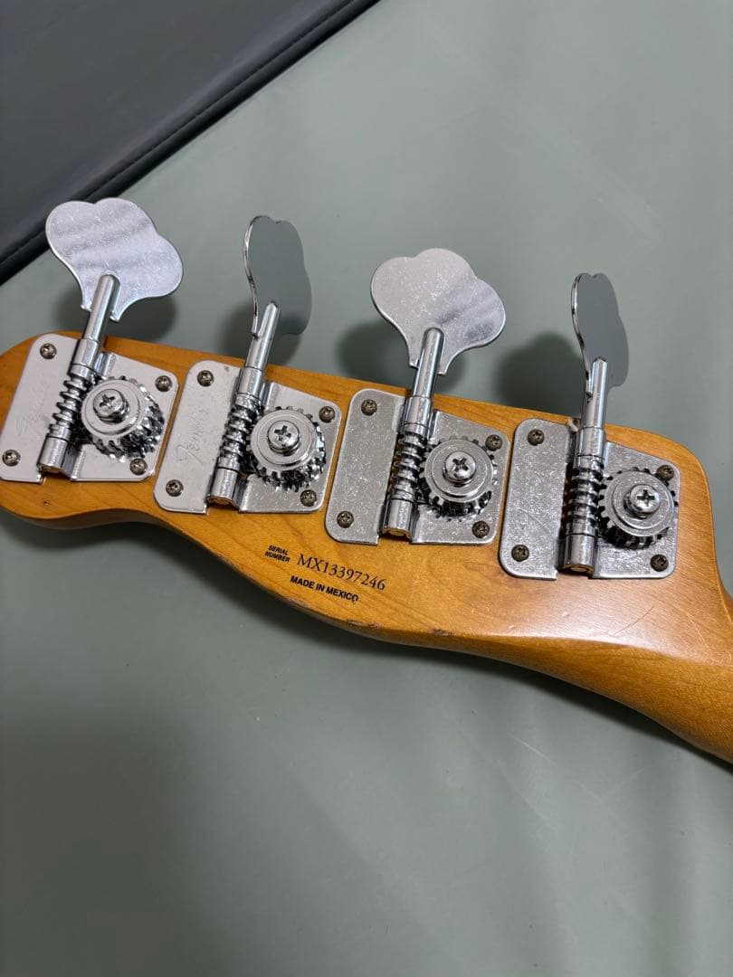 Fender Mike Dirnt シグネイチャーモデル　ベース