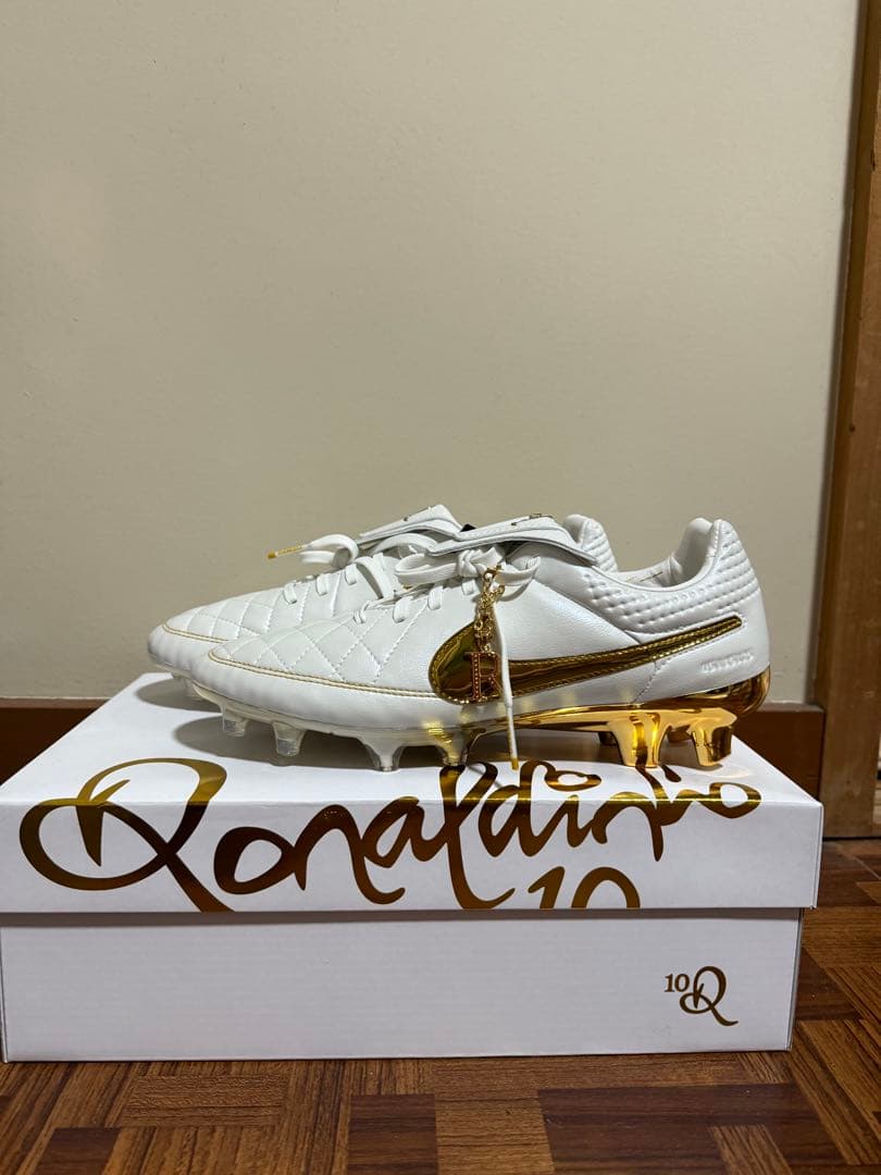 即日発送　Ronaldinho × Nike Tiempo Legend26.0