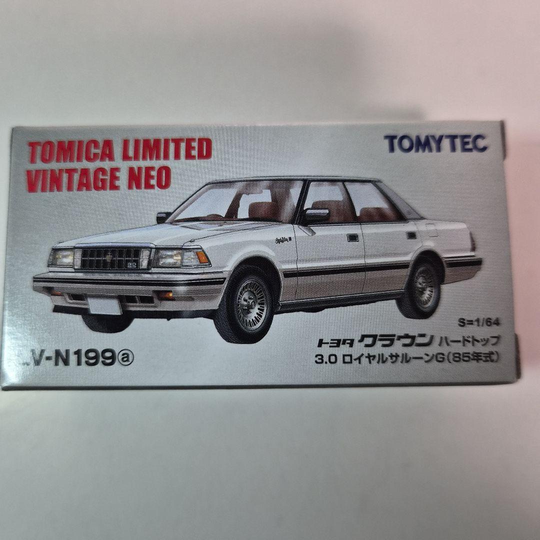トミカ LV-N199 トヨタ クラウン ハードトップ　3.0ロイヤルサルーンG
