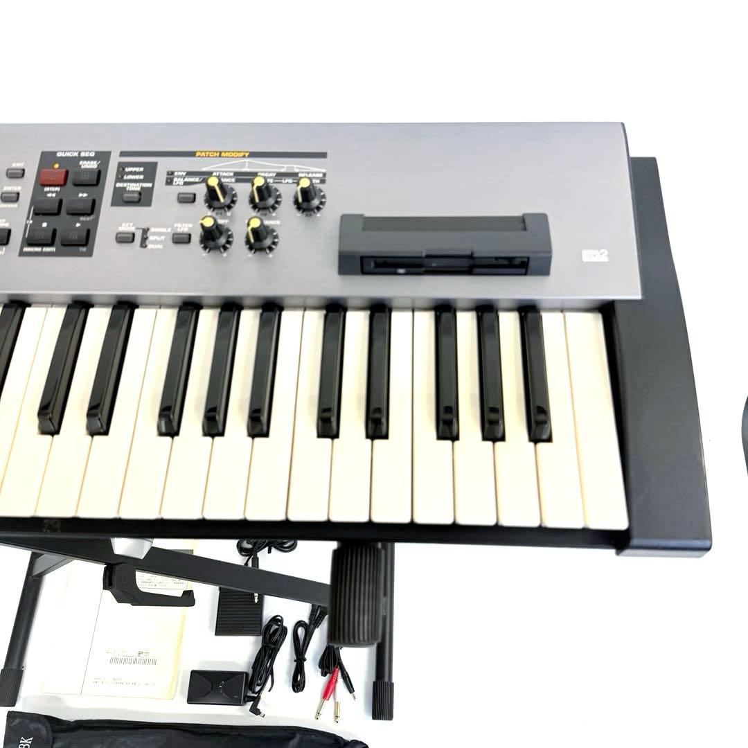 【動作良好】Roland RS-70 RS70 シンセサイザー ローランド