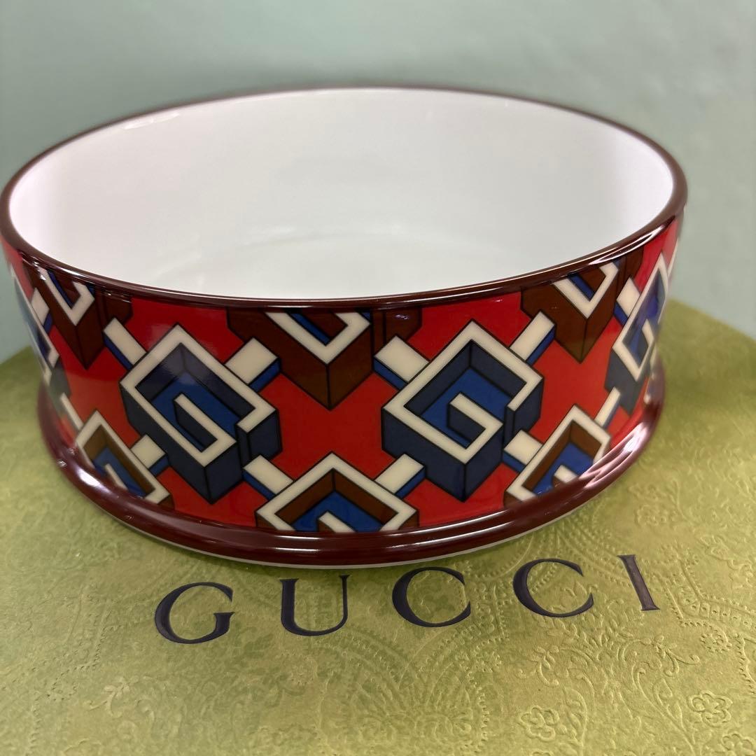 大成。GUCCI 幾何学模様 犬用食器