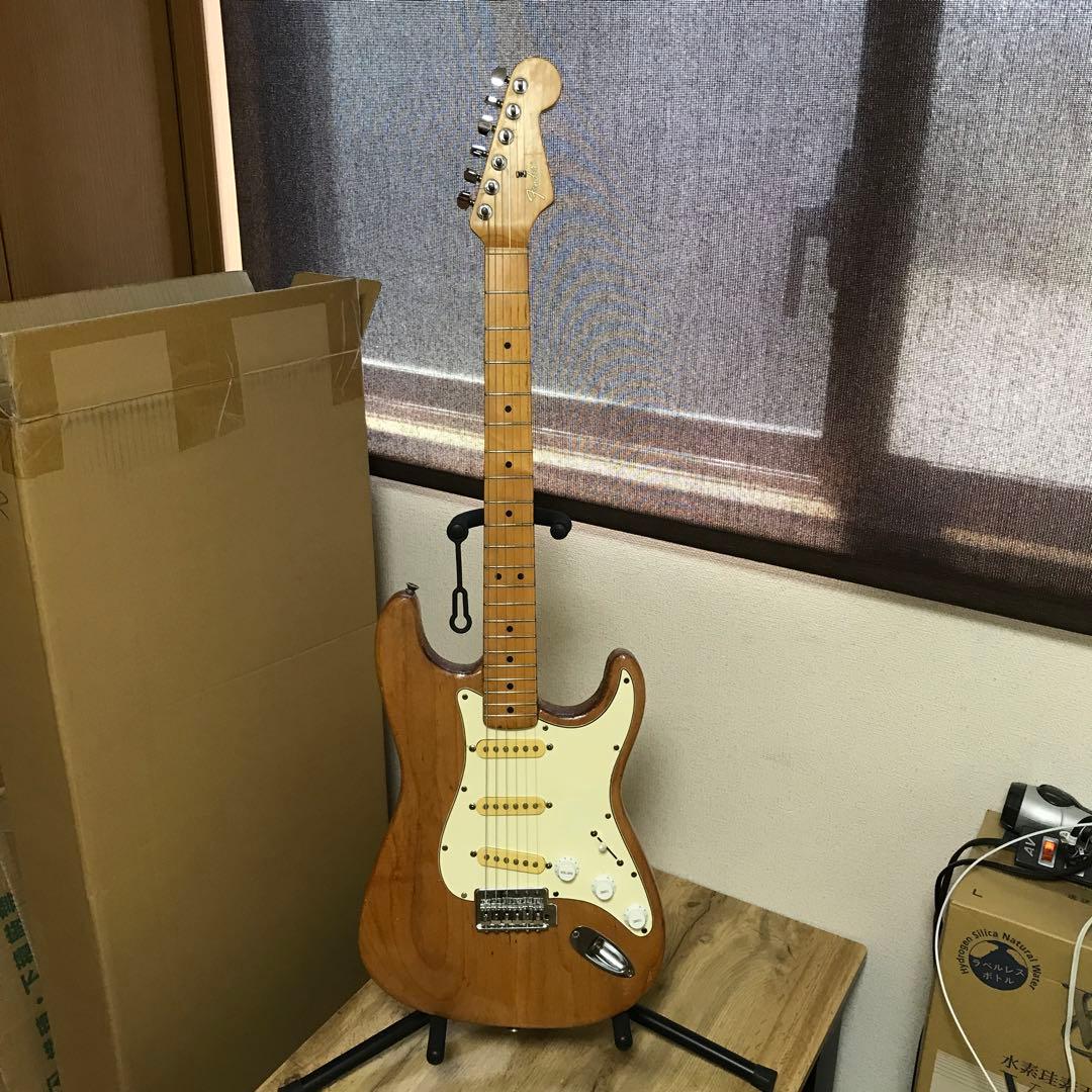Fender Japan ストラト ST62 Cシリアル リフィニッシュ 中古品