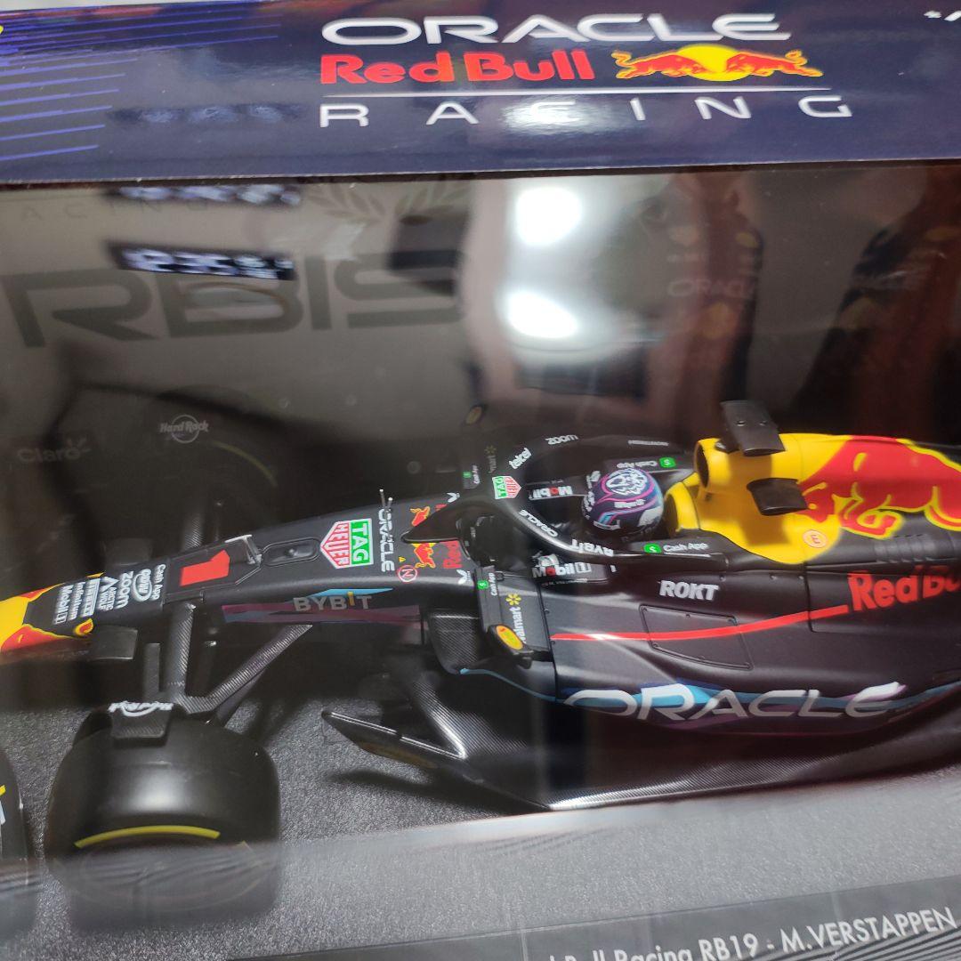 ブラーゴ F1 レッドブル RB19 1/18 フェルスタッペンモデル
