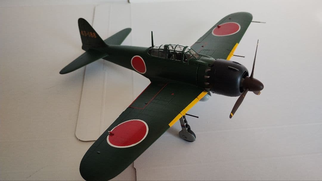 プラモデル完成機　1/48　零戦52型甲(三菱製)