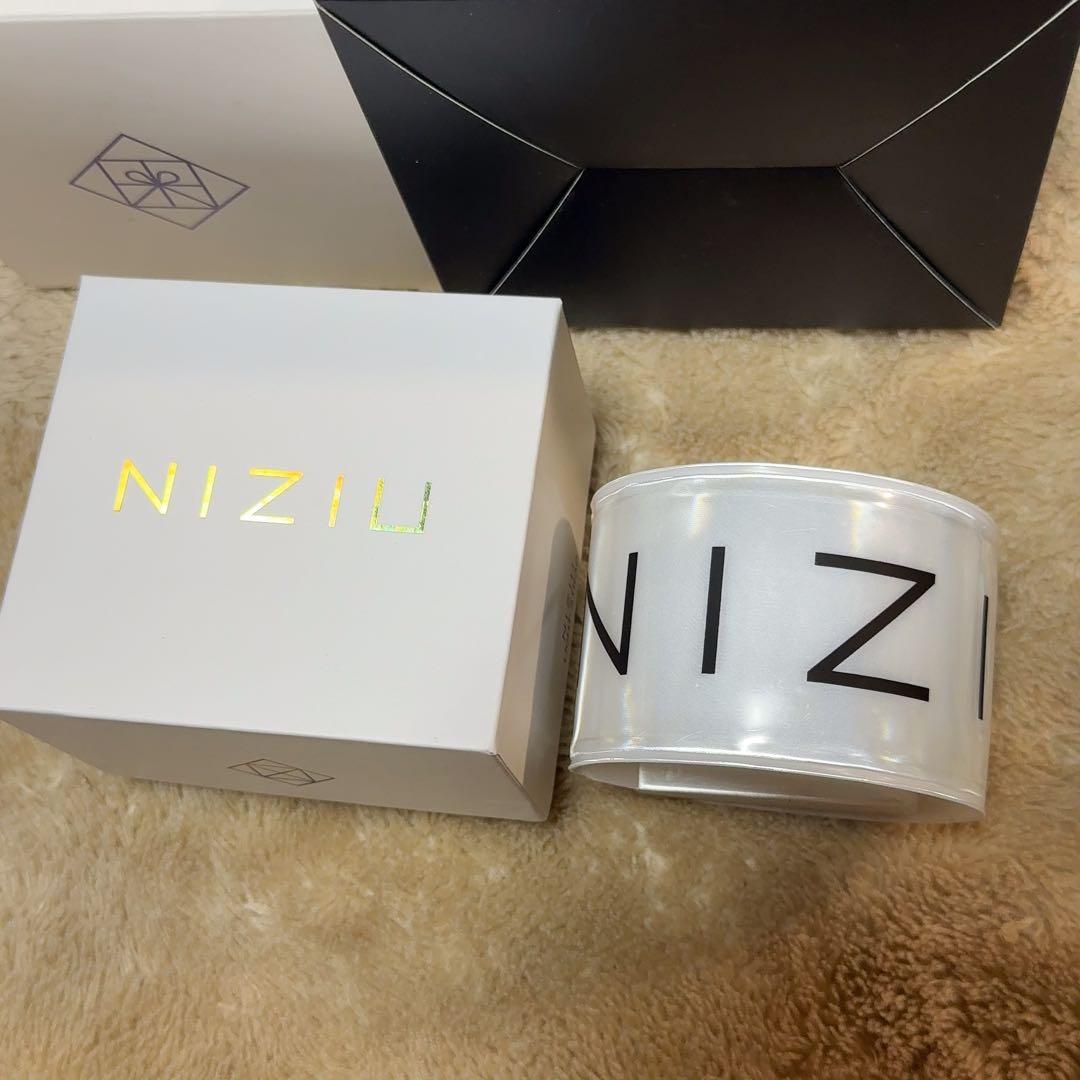 NiziU OFFICIAL LIGHT STICK ペンライト　ケース
