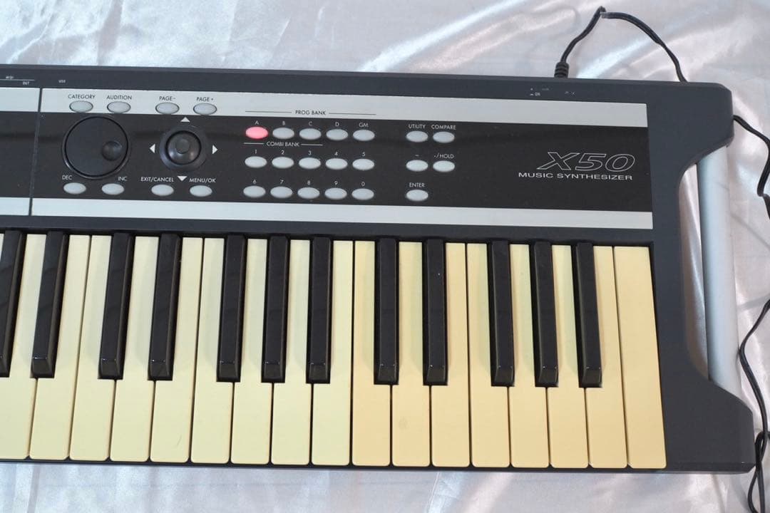 KORG X50 シンセサイザー（61鍵）