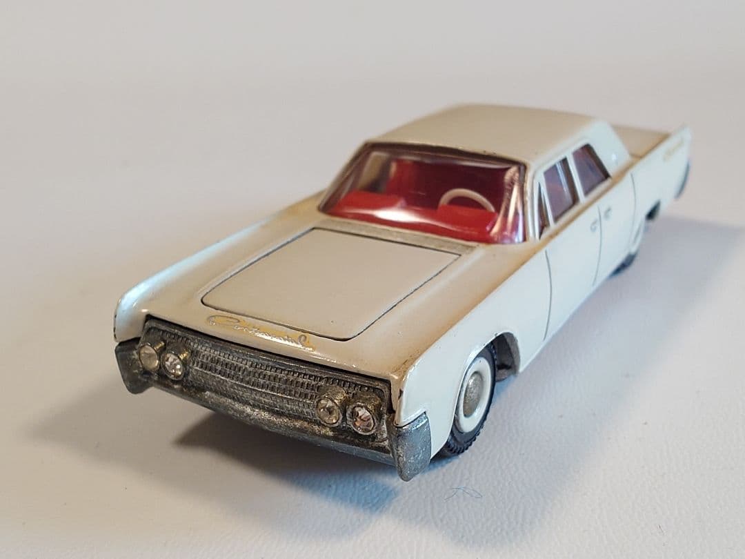 TEKNO NO.829 LINCOLN CONTINENTAL （白）