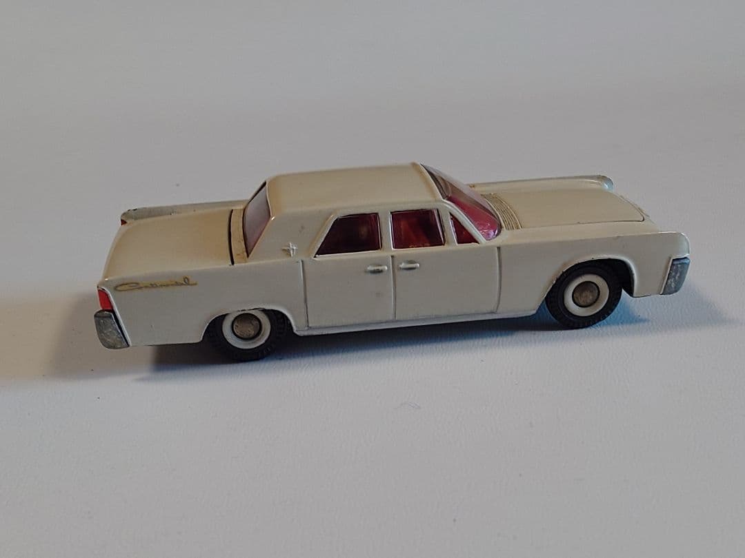 TEKNO NO.829 LINCOLN CONTINENTAL （白）