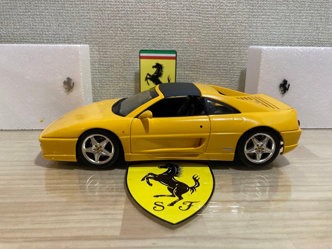 ミニカー FERRARI F 355 GTS 1:18