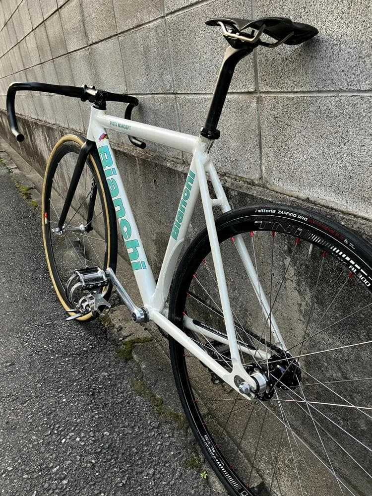 Bianchi Pista Concept / 豪華パーツ多数