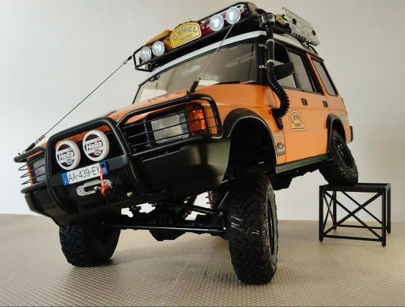 ホビーラジコン 1/10 Land Rover Discovery1 Axial RC4WD