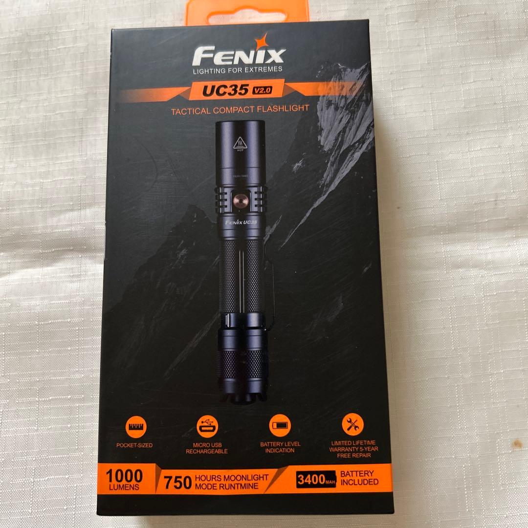 Fenix UC35 V2.0 懐中電灯 1000ルーメン
