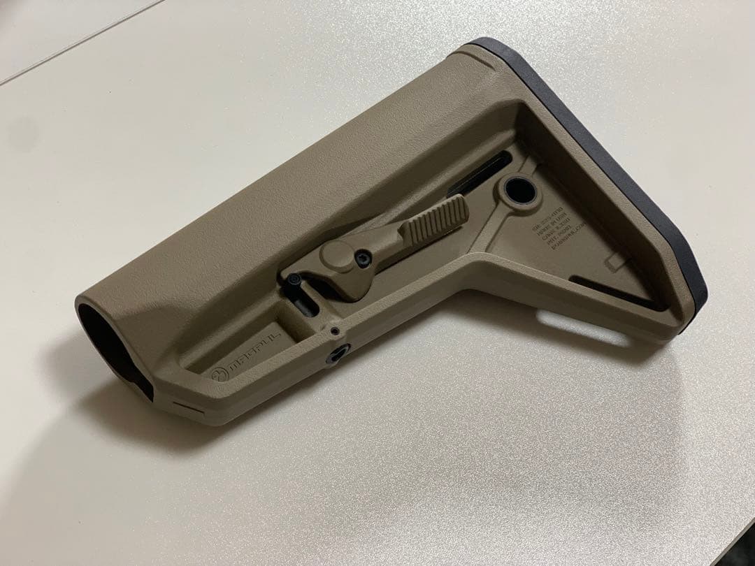 実物 MAGPUL MOE SL カービンストック ミルスペック FDE