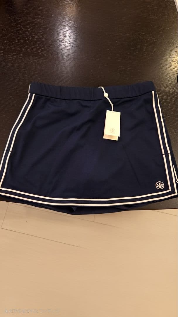 【新品未使用】Tory Burch ネイビースカート tory sports