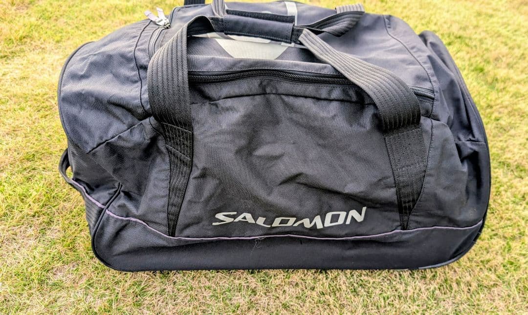 SALOMON 防水袋付き 2wayキャリーバッグ