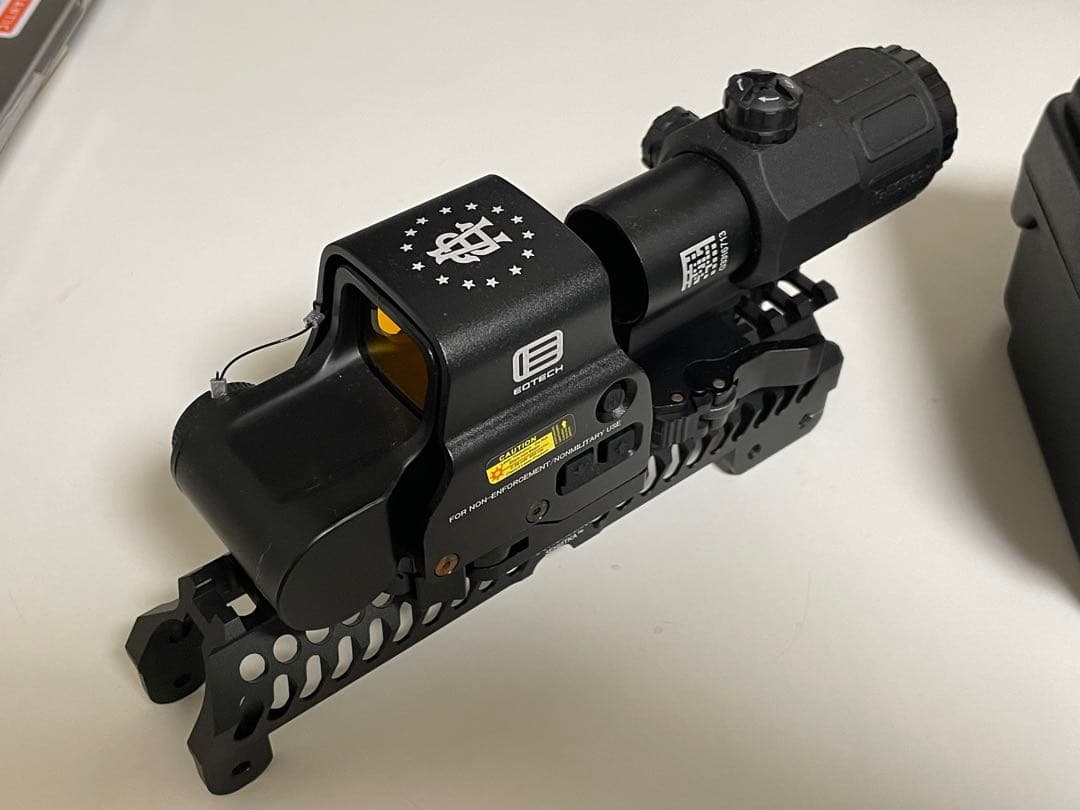 EOTech Holographic Sight ブラック ケース付き