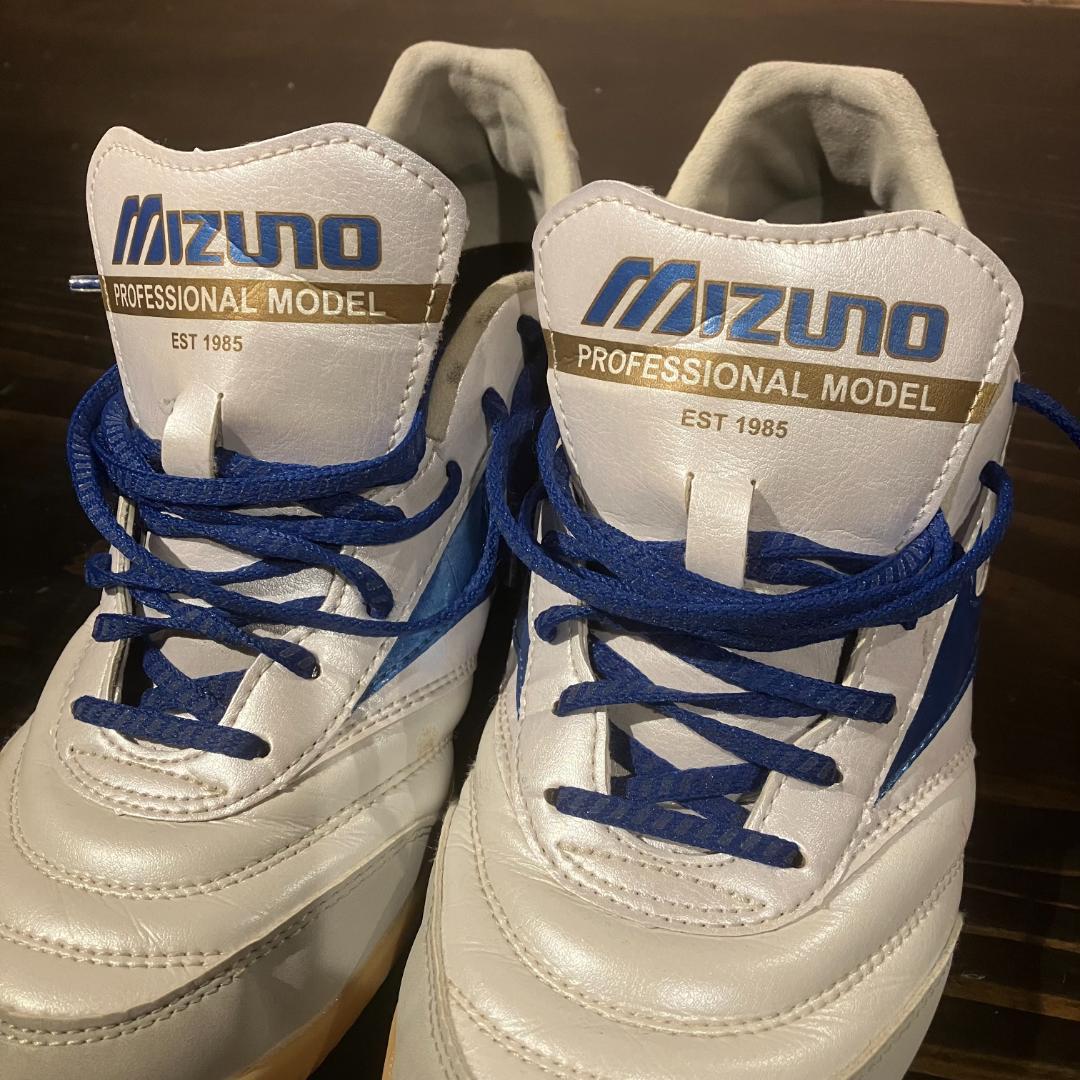 MIZUNO　フットサルシューズ　MORELIA　白/水色/ゴールド　26.5