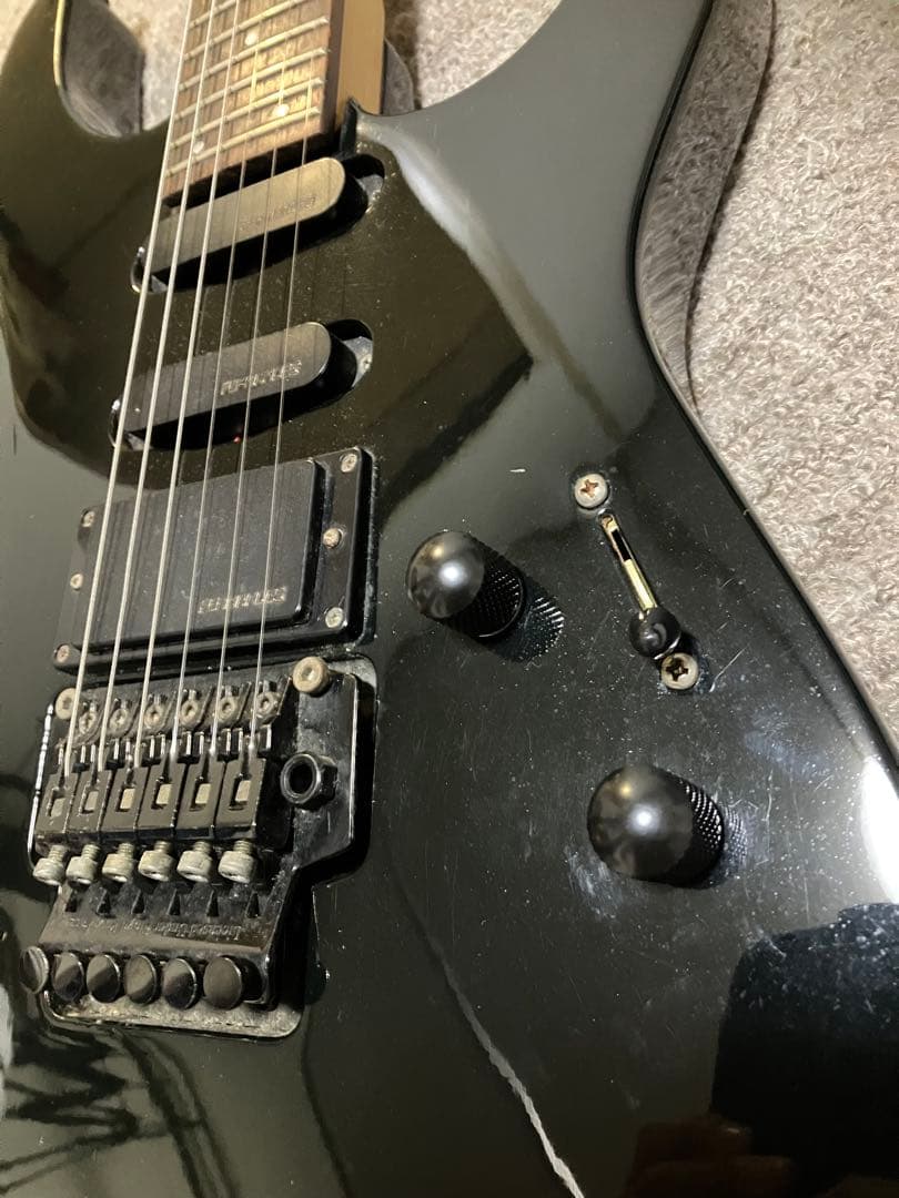 フェルナンデス　フロイドローズ ブラック　旧アクティブ回路　パッシブエレキギター