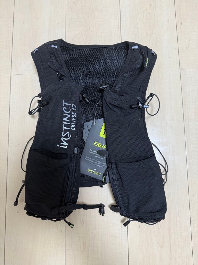ウォーキング・ランニングウェア instinct EKLIPSE 12L Black edition