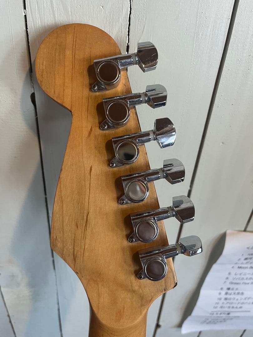 メーカー不明Stratocaster フィエスタレッド　レリック加工