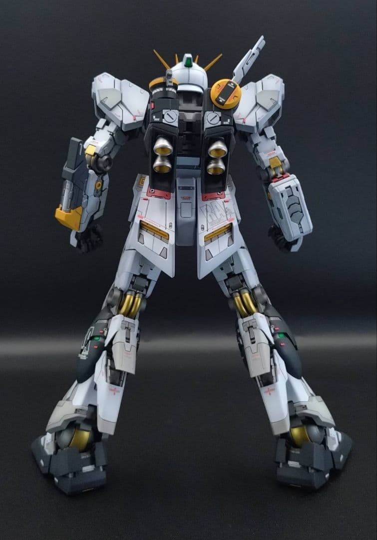 ガンプラ　完成品　MG1/100 νガンダムver.ka