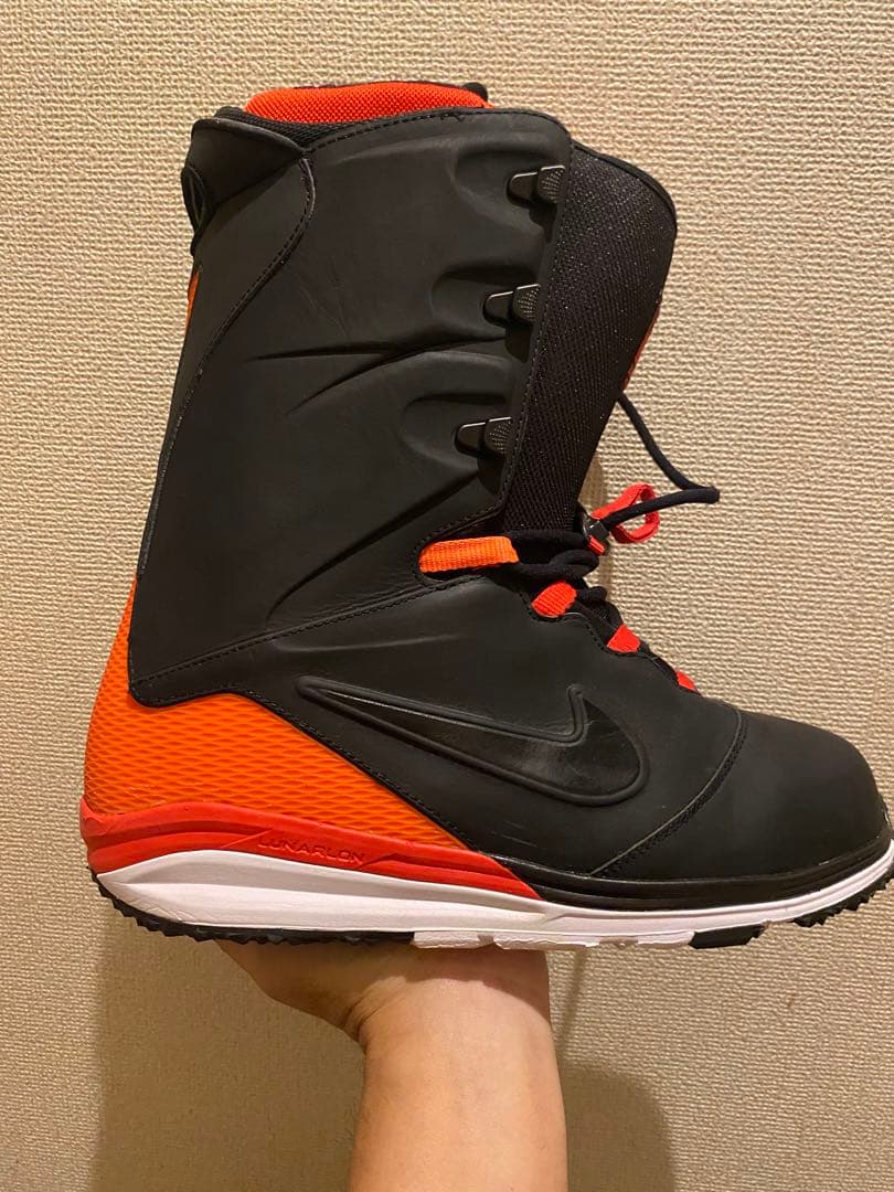 ［美品］NIKE SB LUNAR 28cm スノボブーツ ブラック/オレンジ