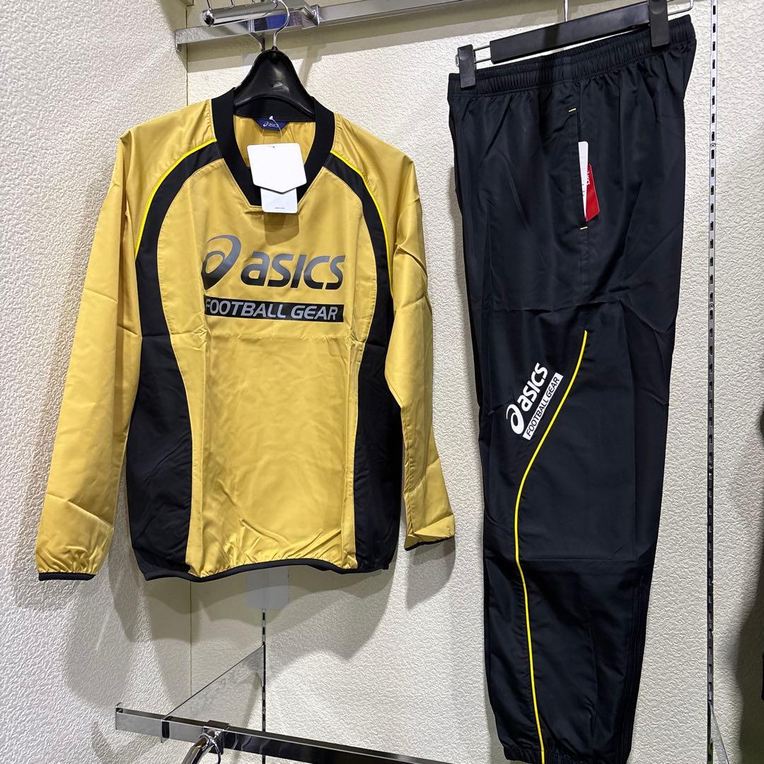 サッカーアシックスフットボールギア新品