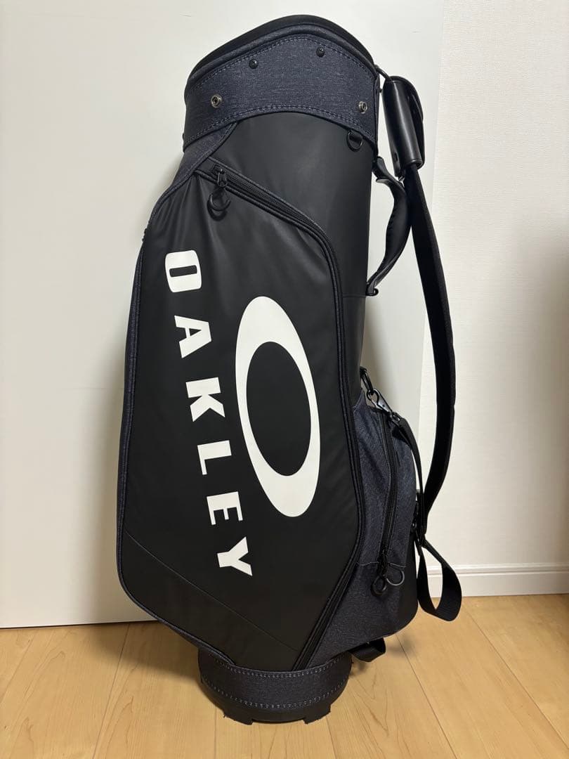 【美品】OAKLEY ゴルフバッグ・キャディバッグ ブラック