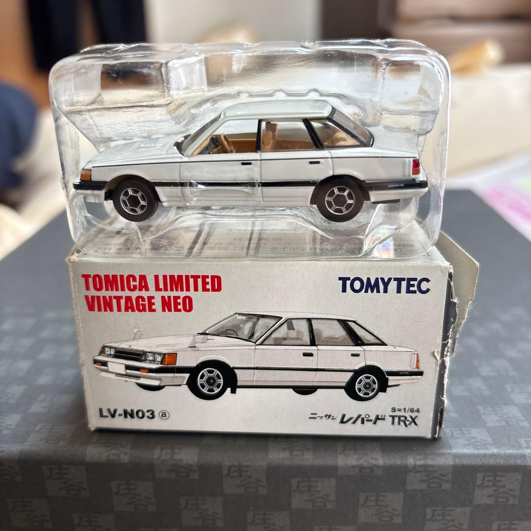TOMICA LIMITED VINTAGE NEO ２台