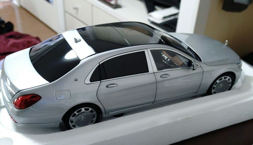 Almost Real 1/18 マイバッハ S600 オールモストリアル