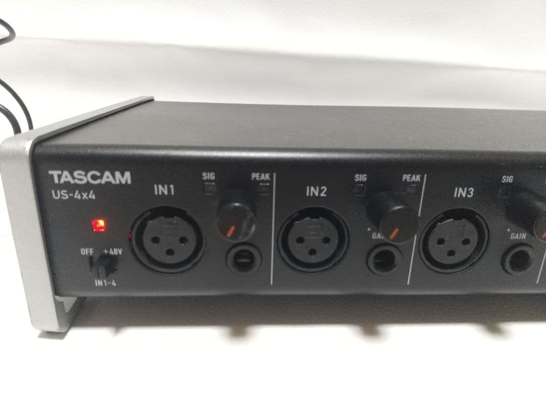 TASCAM US-4x4 オーディオインターフェイス
