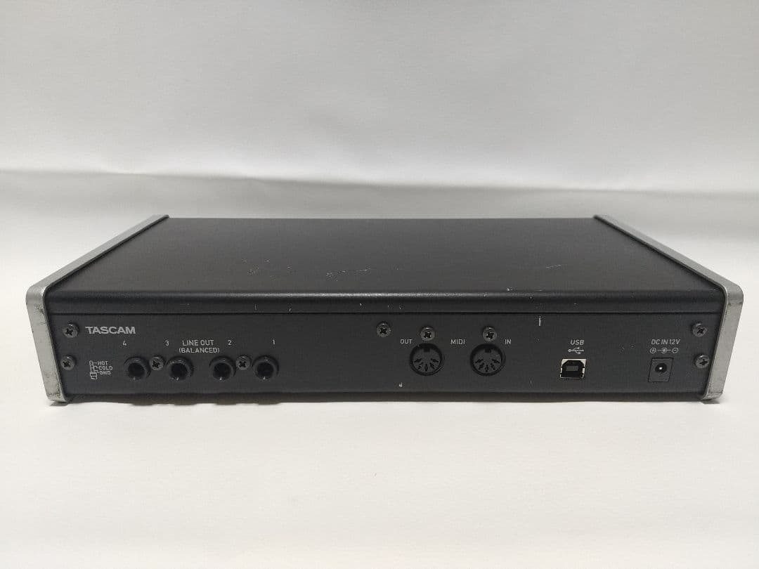 TASCAM US-4x4 オーディオインターフェイス